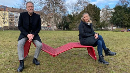 Prof. Dr. Markus Paul und Prof. Dr. Carolin Durst in der HL ...